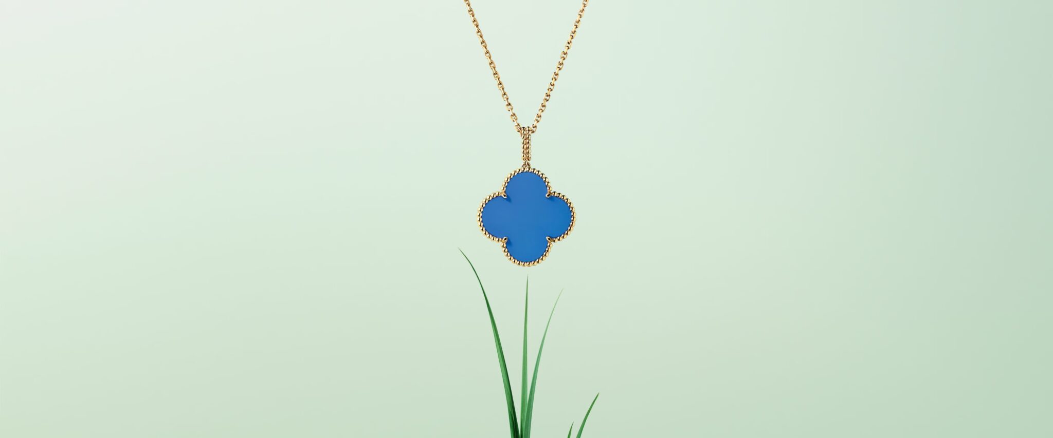 The Alhambra's Legacy: Van Cleef & Arpels' Iconic Design | Worth